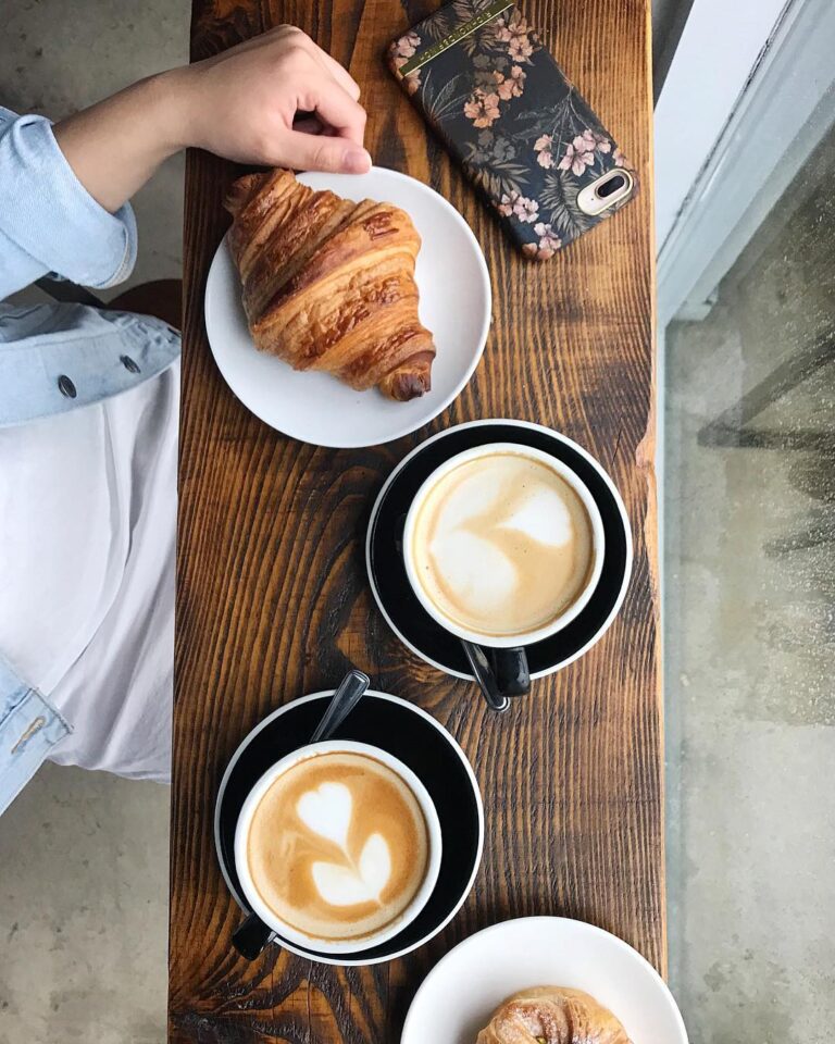 17 Instagrammable Cafés in Toronto (Cute & Photo-Worthy!)