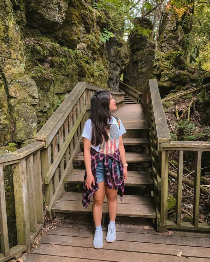 7 Road Trip Outfits to Wear (Cute & Comfy Outfit Ideas)