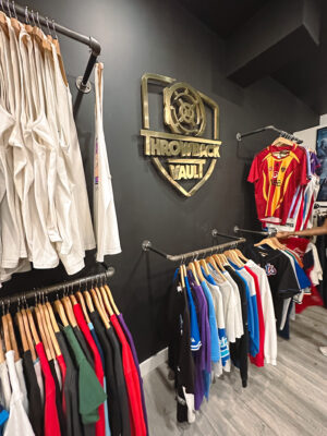 17 Best Toronto Vintage Clothing Stores You Must Visit